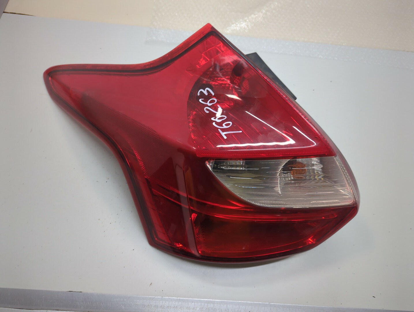 Фонарь (задний) левый Ford Focus 3 Б/У