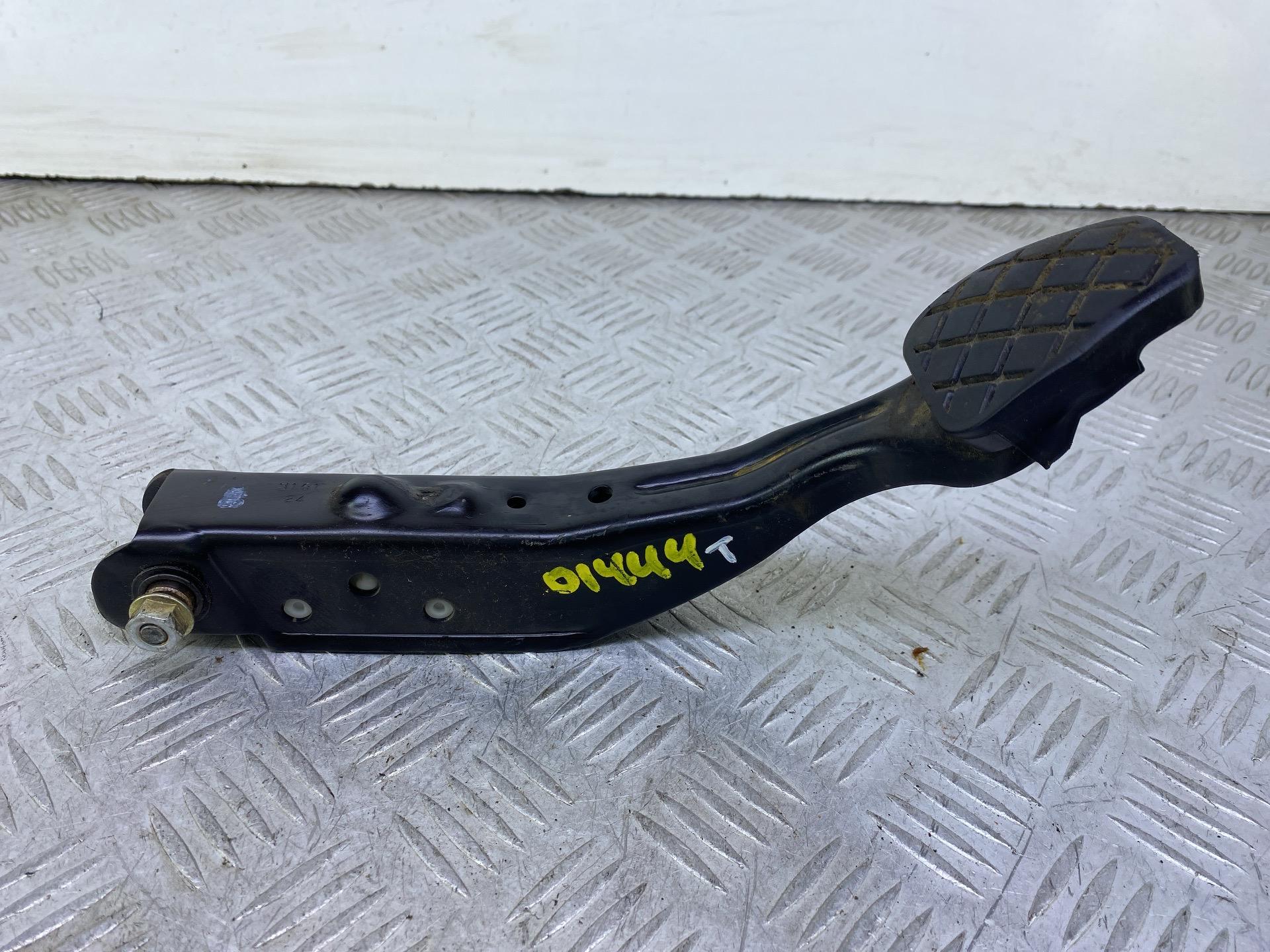 Педаль тормоза Skoda Octavia рест. 1U 2001 1J072128B