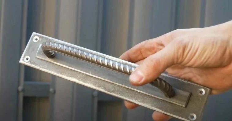 Ручка металлическая для двери , калитки