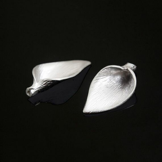 Декоративный элемент, 18х10х4мм, Корея, Калла маленькая, базовый материал - латунь, под матовый родий, 1 шт.