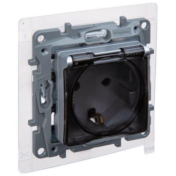 Legrand (Легранд) Розетка IP 44 с откидной крышкой и шторками автоматические зажимы аллюминий, Etika 672426