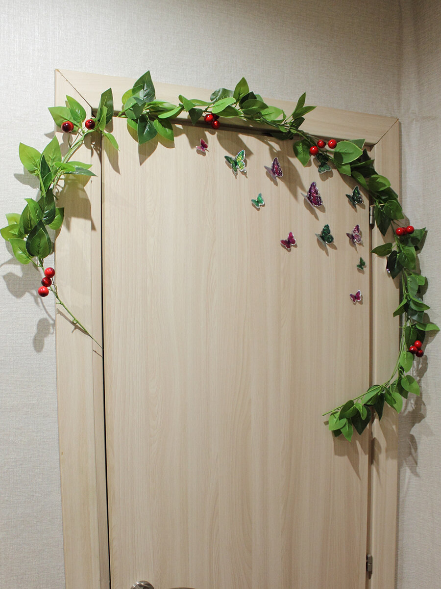 Искусственное растение Лиана искусственная с ягодами Е-00-63-1 /Искусственные цветы для декора/Декор для дома