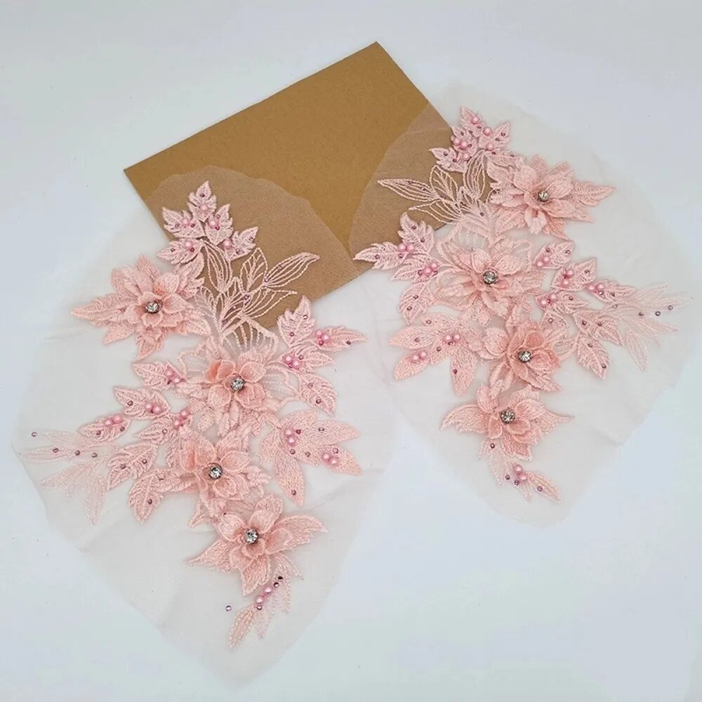 Нашивка с вышивкой и пайетками Pink