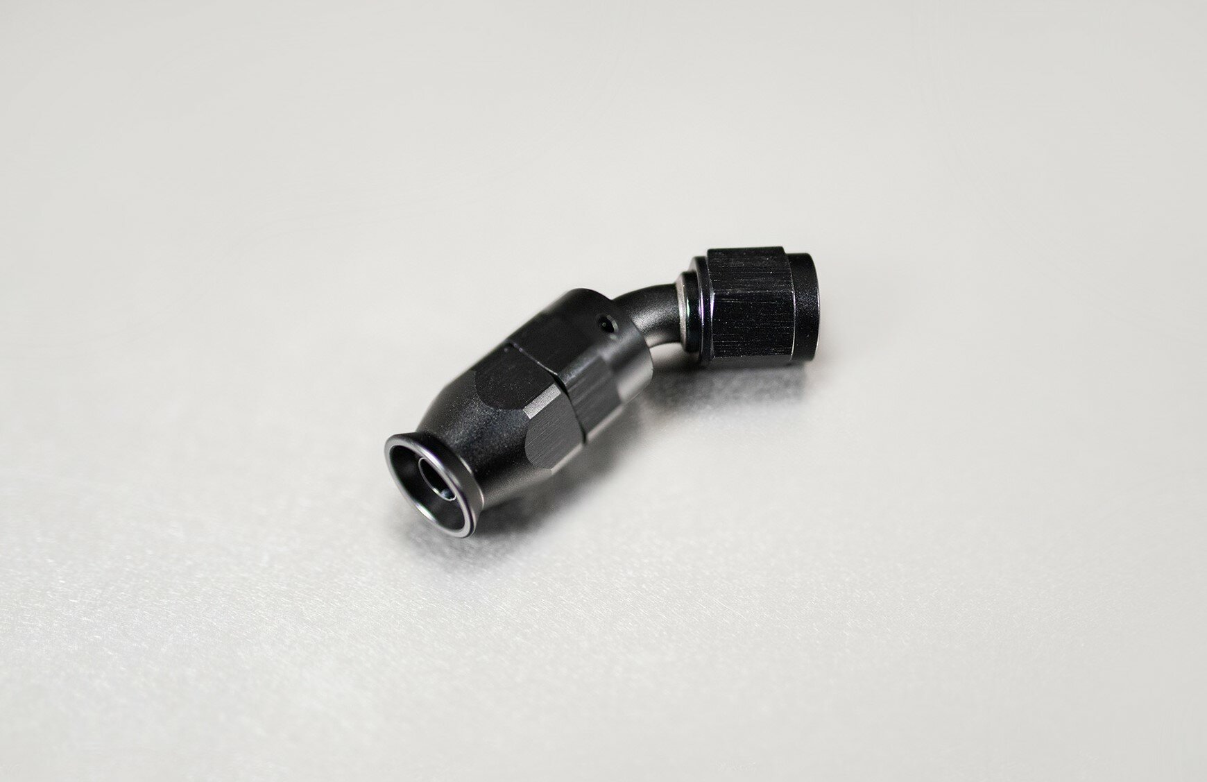 LEVEL Performance фитинг для PTFE-шланга AN8 45° GBTP6001-4508