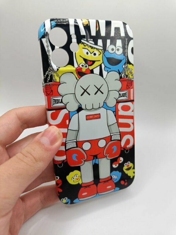Защитный чехол с принтом KAWS для iPhone 11