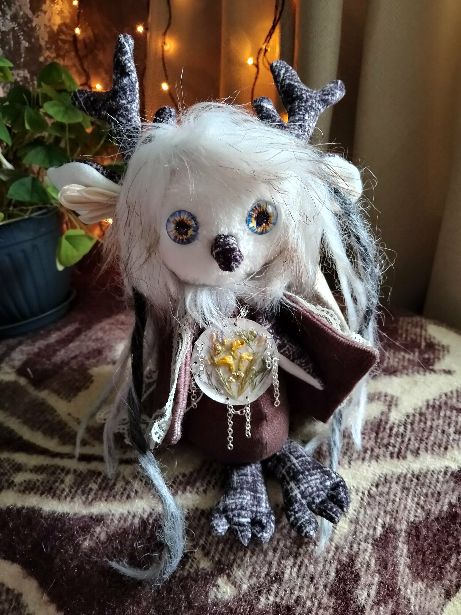 Оригинальная мягкая авторская игрушка ручной работы. милый монстрик "Хансвилл"