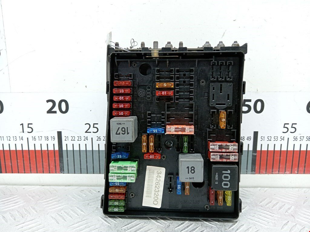 Блок предохранителей Volkswagen Golf 5 1K0937125A арт. 1961422