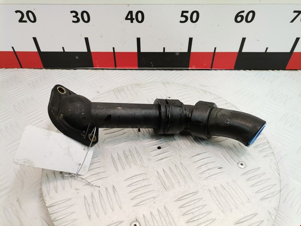 Корпус термостата Volkswagen Passat 5 06B121121L арт. 1476170