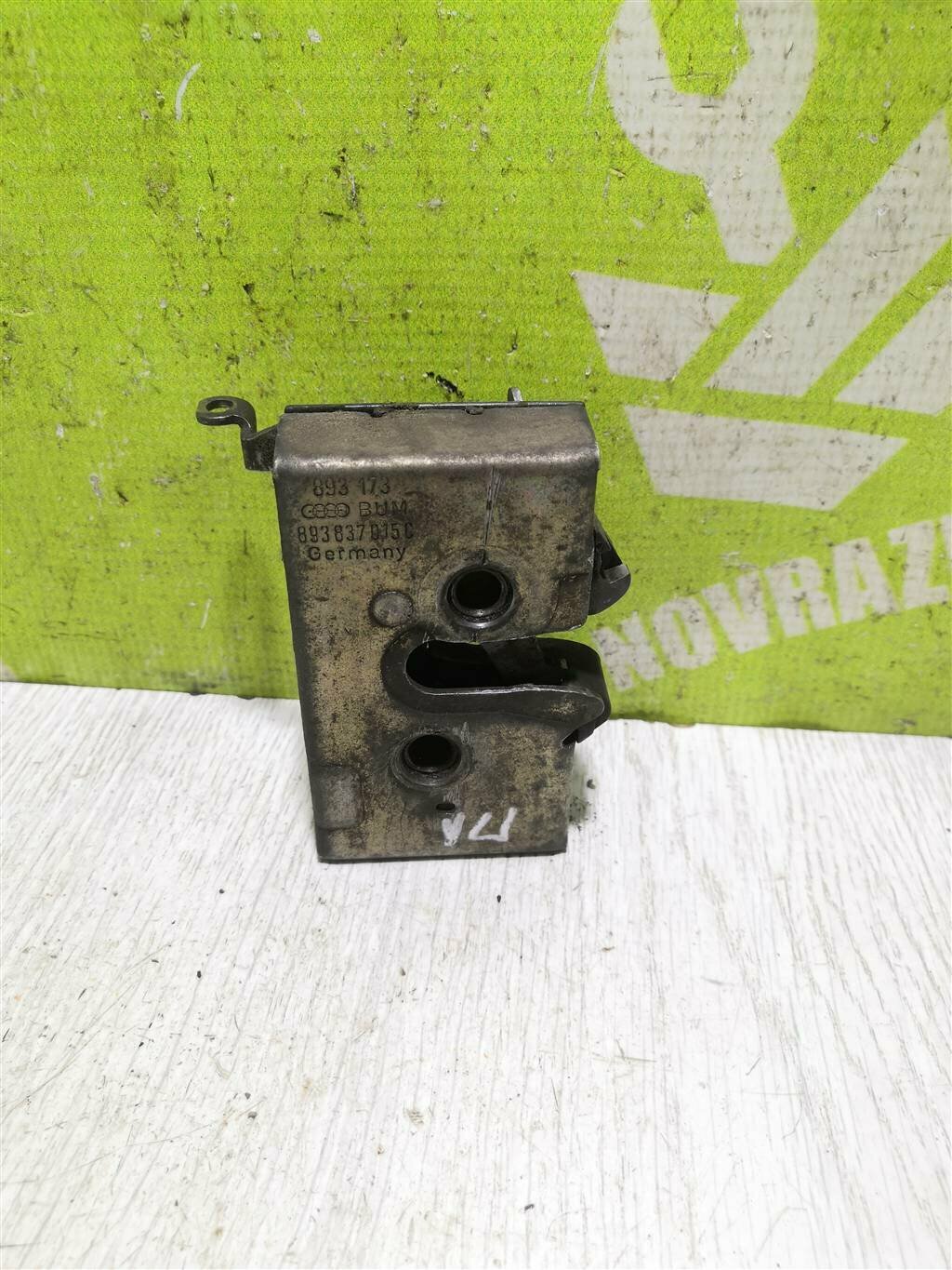 Замок двери передней левой Audi 80 90 B3 86-91