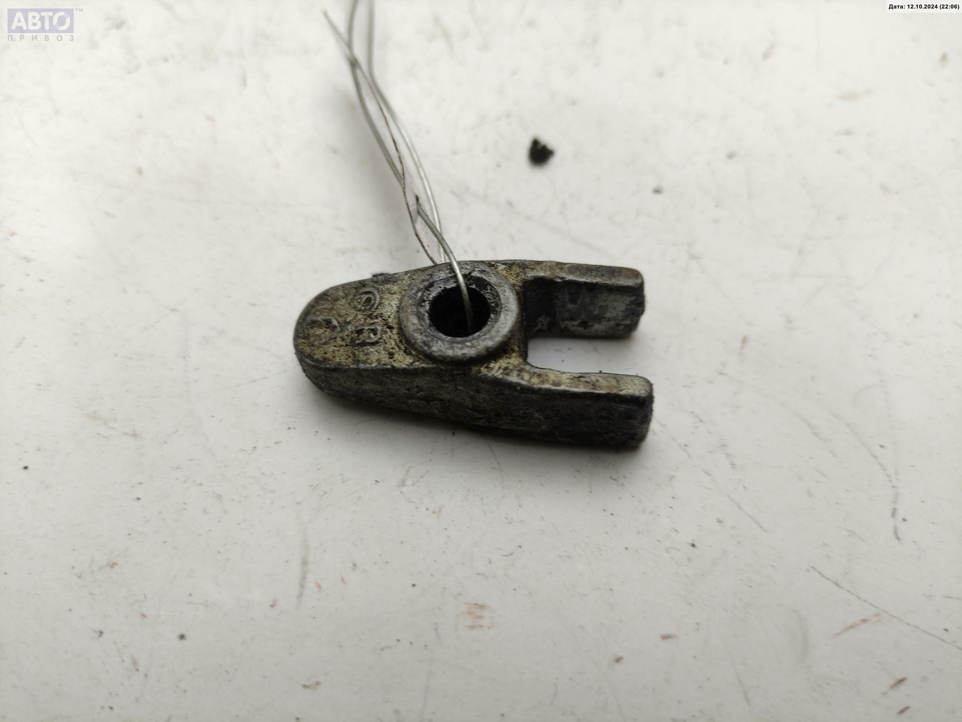 Скоба (кронштейн) крепления форсунки Mercedes E-Class W210 (1995-2002)