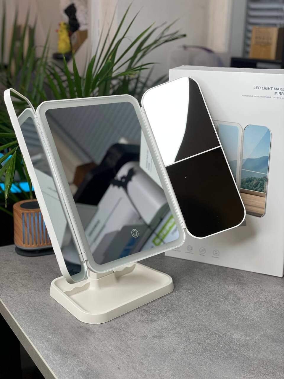 Зеркало настольное для макияжа с подсветкой
