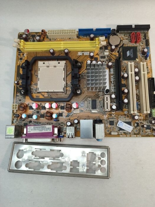 Материнская плата AM2 Asus M2V-MX SE