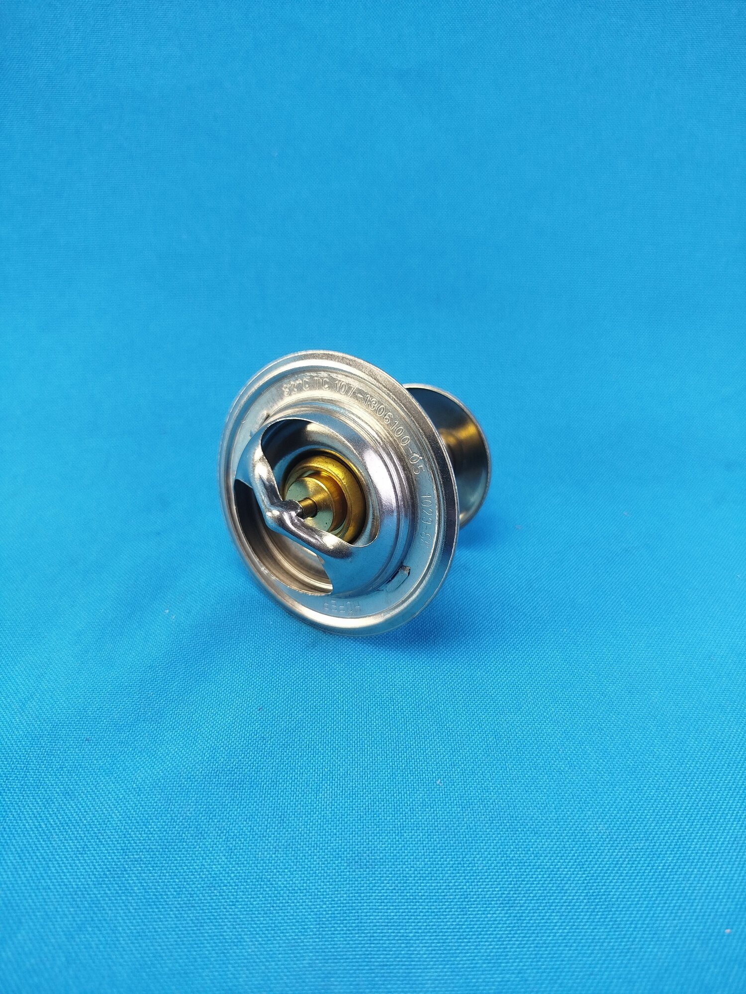 Термостат "HOFER" для а/м ГАЗ дв.402, 405, 406 82 *С