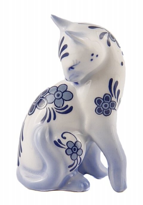 Статуэтка "Кошка" в стиле голландской керамики. Фарфор, роспись. The Franklin Mint, США, конец XX века.