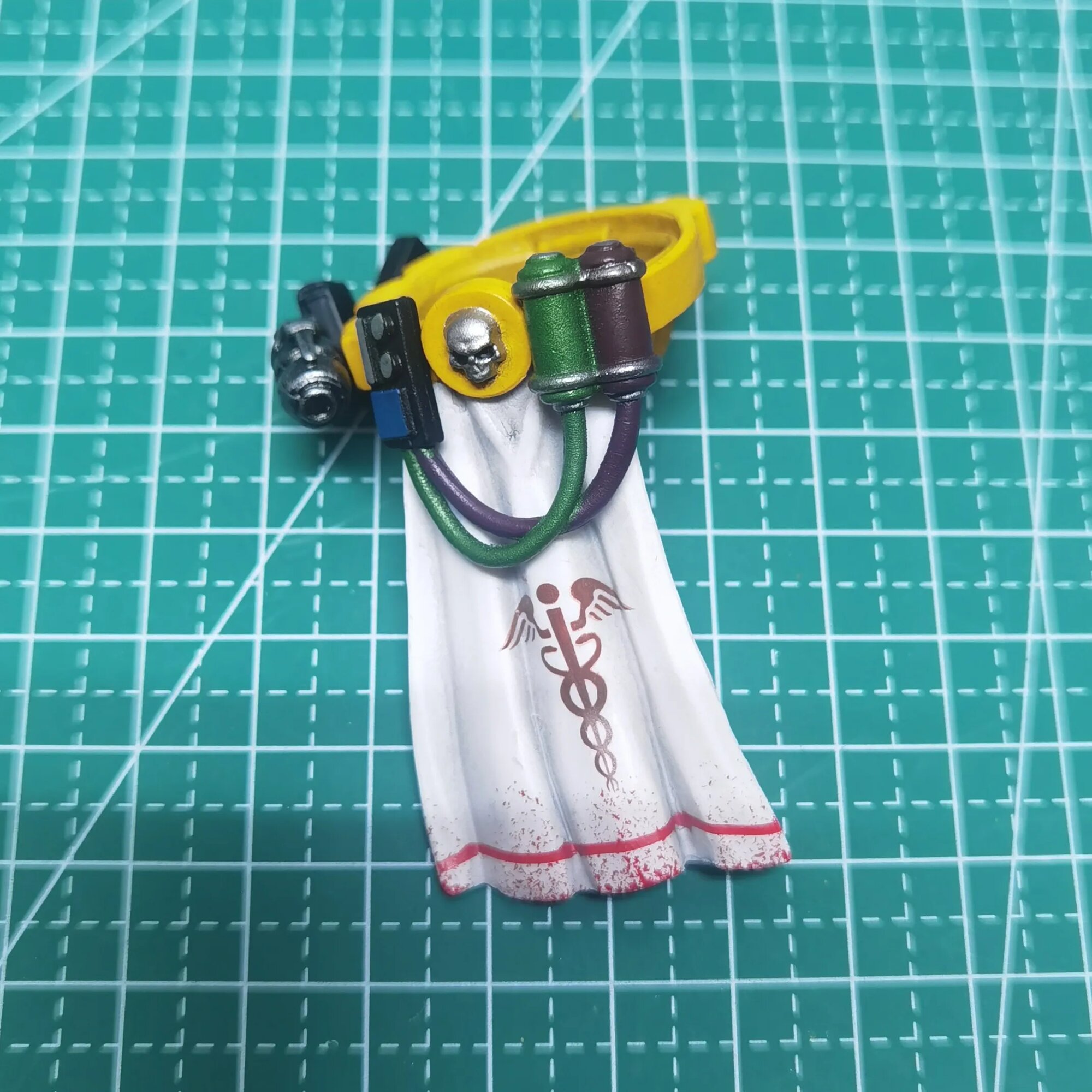 Фигурка аптекаря Легиона Имперских Кулаков JOY TOY Warhammer 1/18 Toy Accessory 5