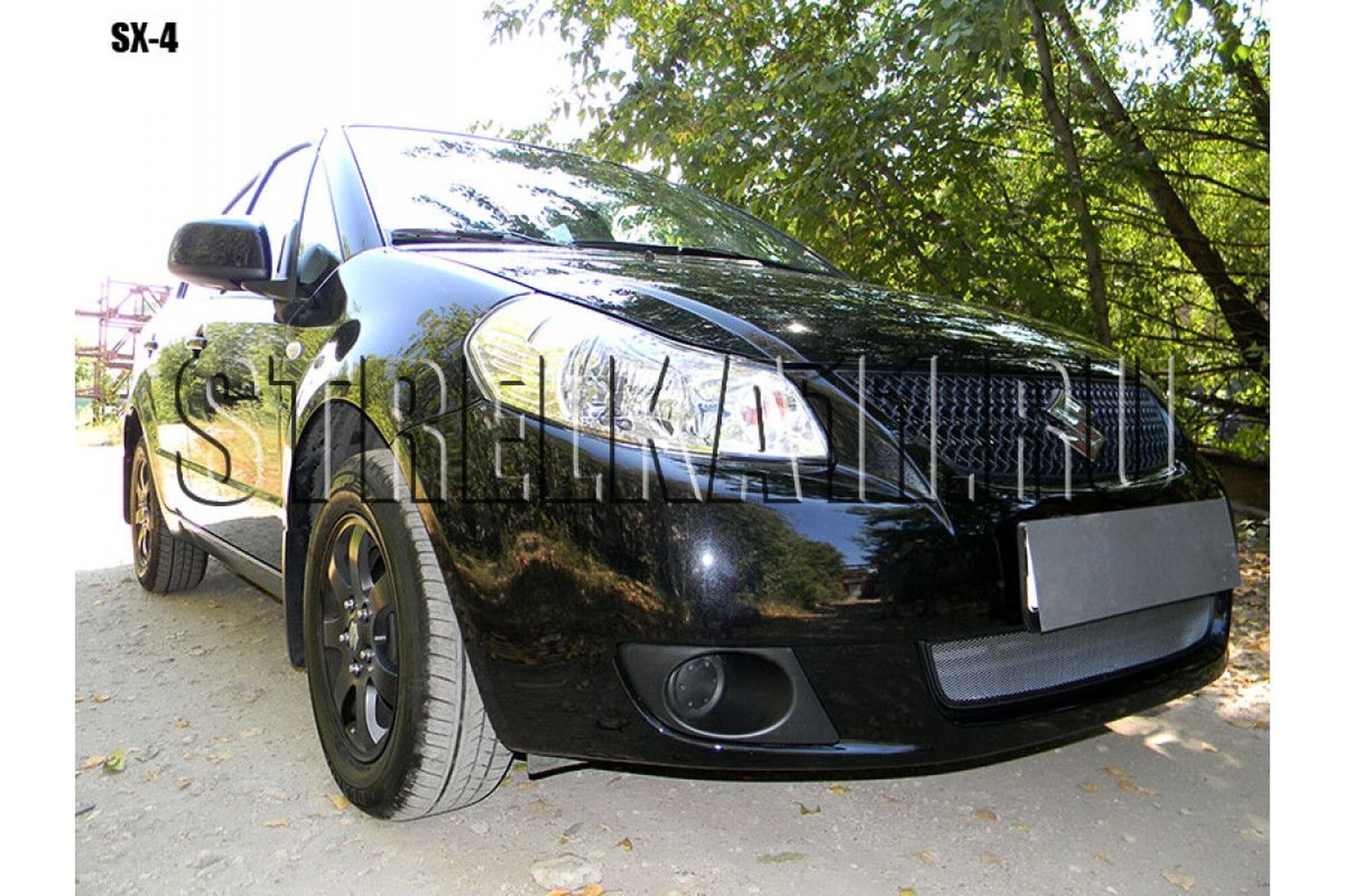 Защитная сетка радиатора с окантовкой и защелками для Suzuki SX4 sedan 2007-2011, хром