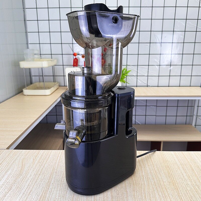 Соковыжималка шнековая электрическая для фруктов, овощей, орехового молока, мороженого черное