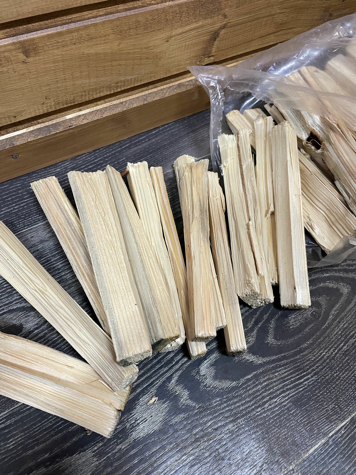 Дрова сухие мелко нарубленные в упаковке 3 кг