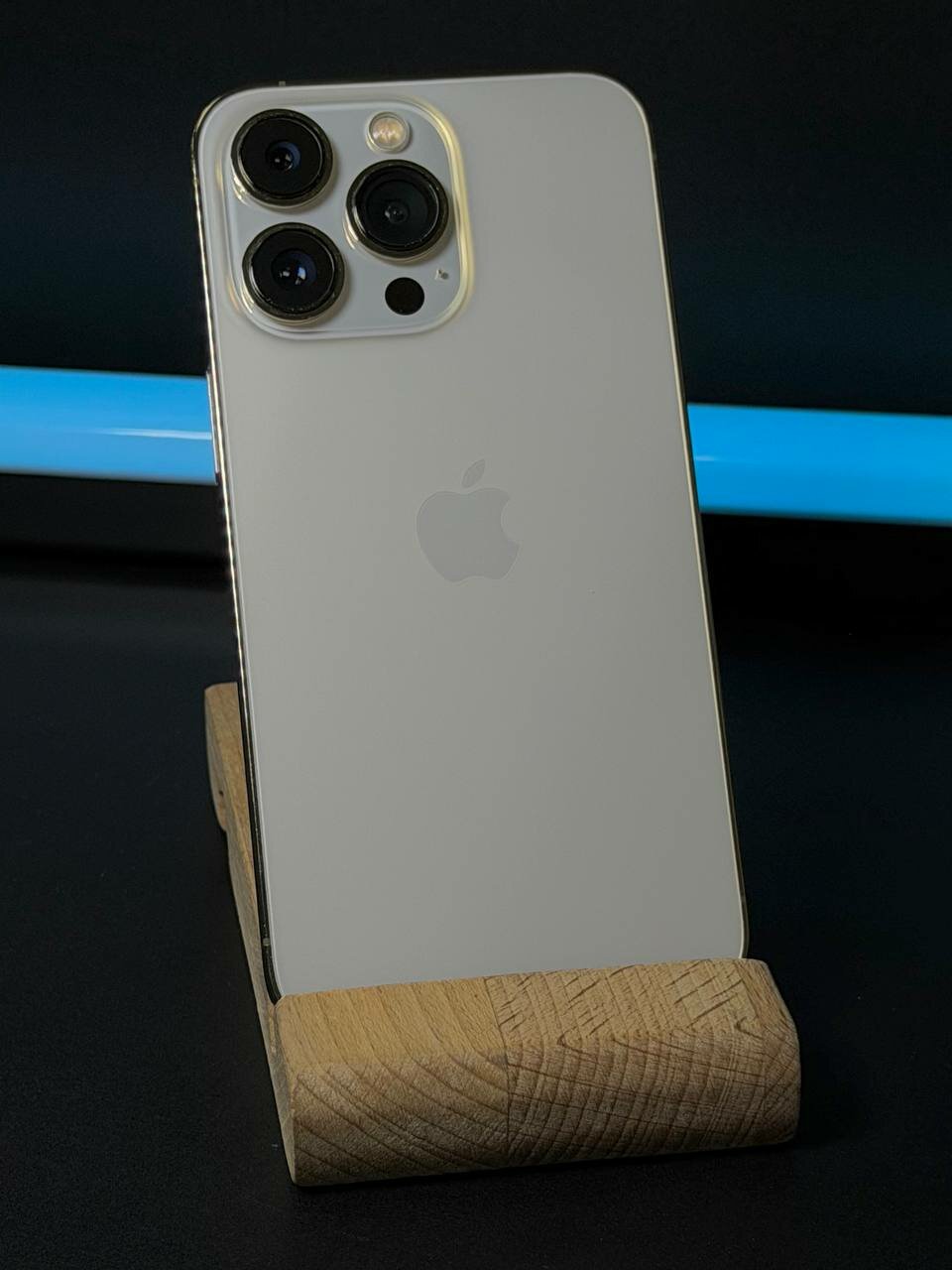 Смартфон Apple iPhone 13 Pro 256 ГБ, nano-SIM + eSIM, золотой