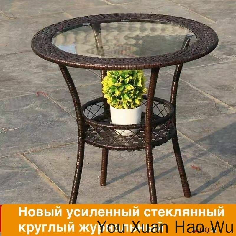 Садовый стол из стекла с нижней полкой и корпусом под ротанг для сада, балкона, гостиной и зоны отдыха