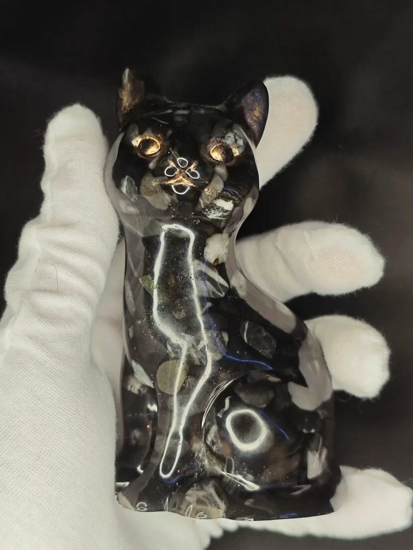 Статуэтка кошечка из доломита. Ручная работа. Натуральный камень и смола