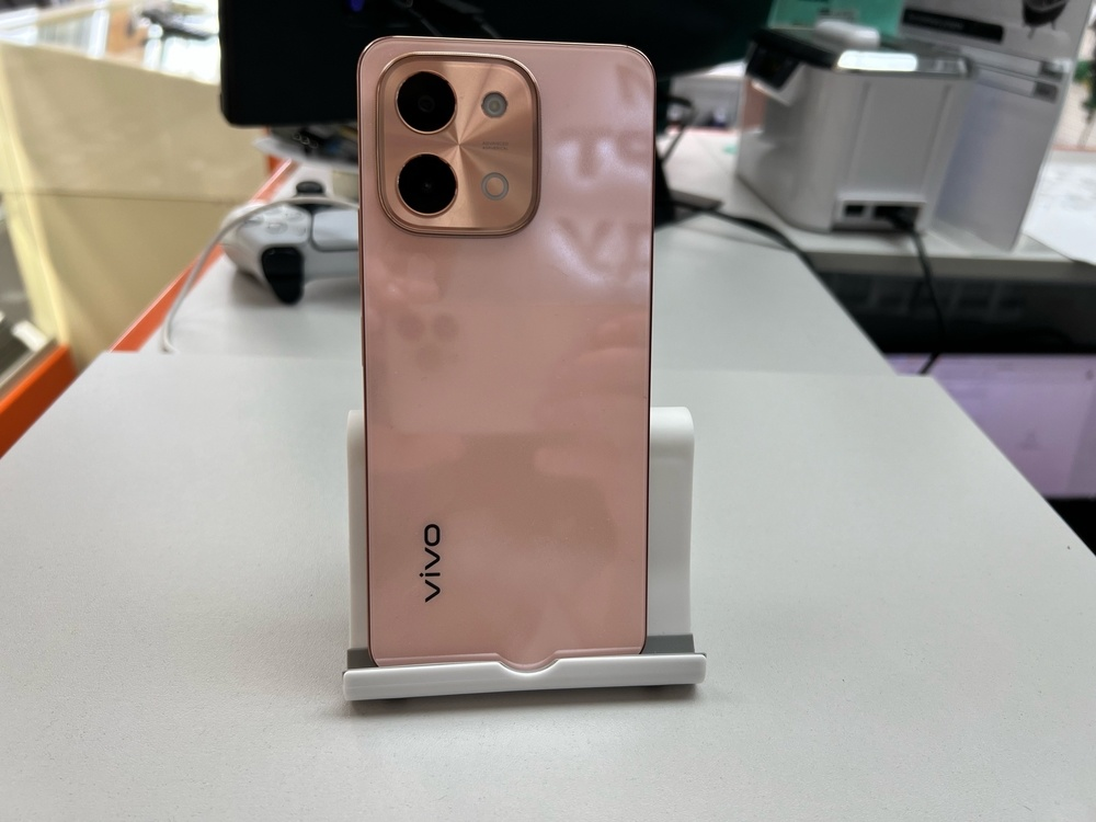 Смартфон Vivo Y28 8+256 ГБ 6,68" IPS 1608 x 720 RU Gleaming Orange, б/у, уценка
