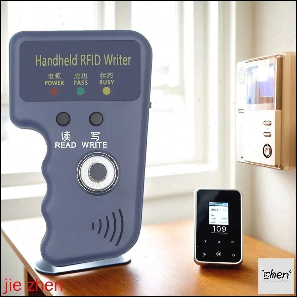 Портативный считыватель RFID на 125 кГц, совместимый с различными чипами контроля доступа, отличается надежным и практичным дизайном