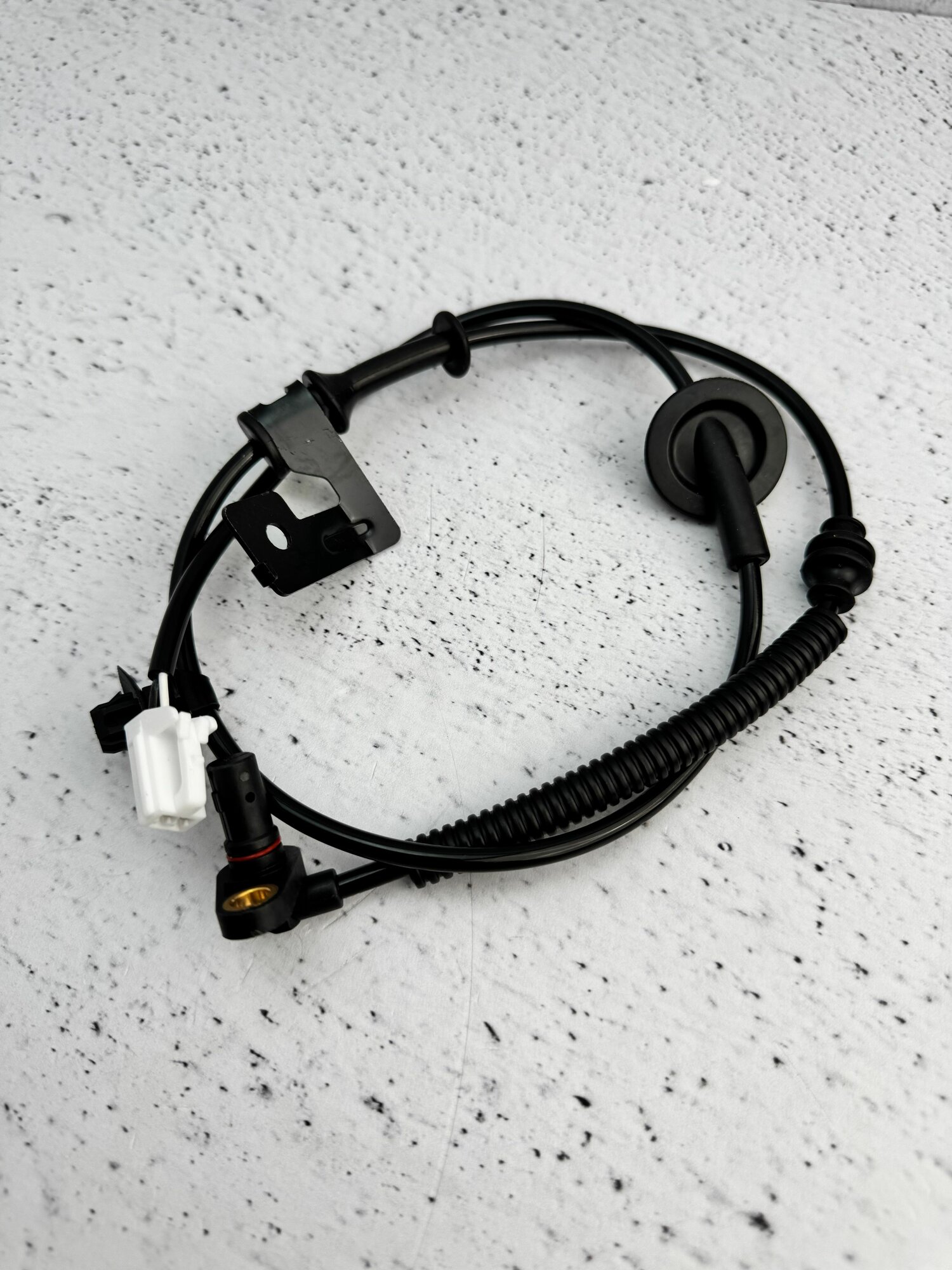 Датчик ABS задний правый для Kia Rio 3 2011-2017 и Hyundai Solaris 2010-2017. 956811r000