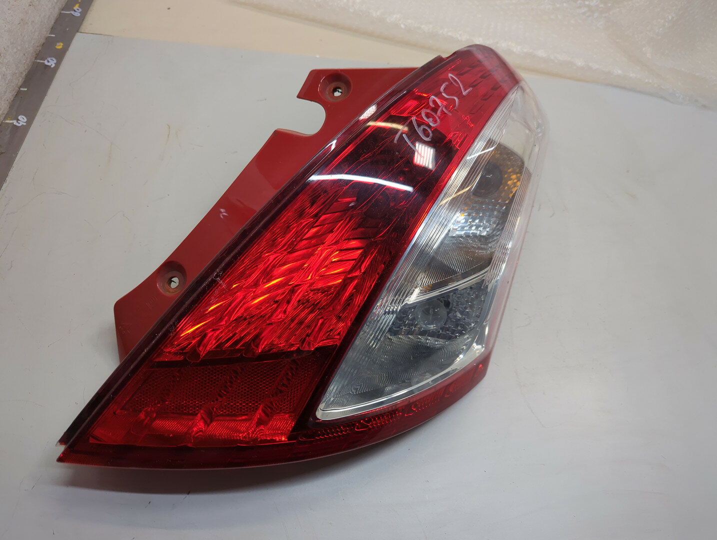Фонарь (задний) правый Suzuki Swift Б/У
