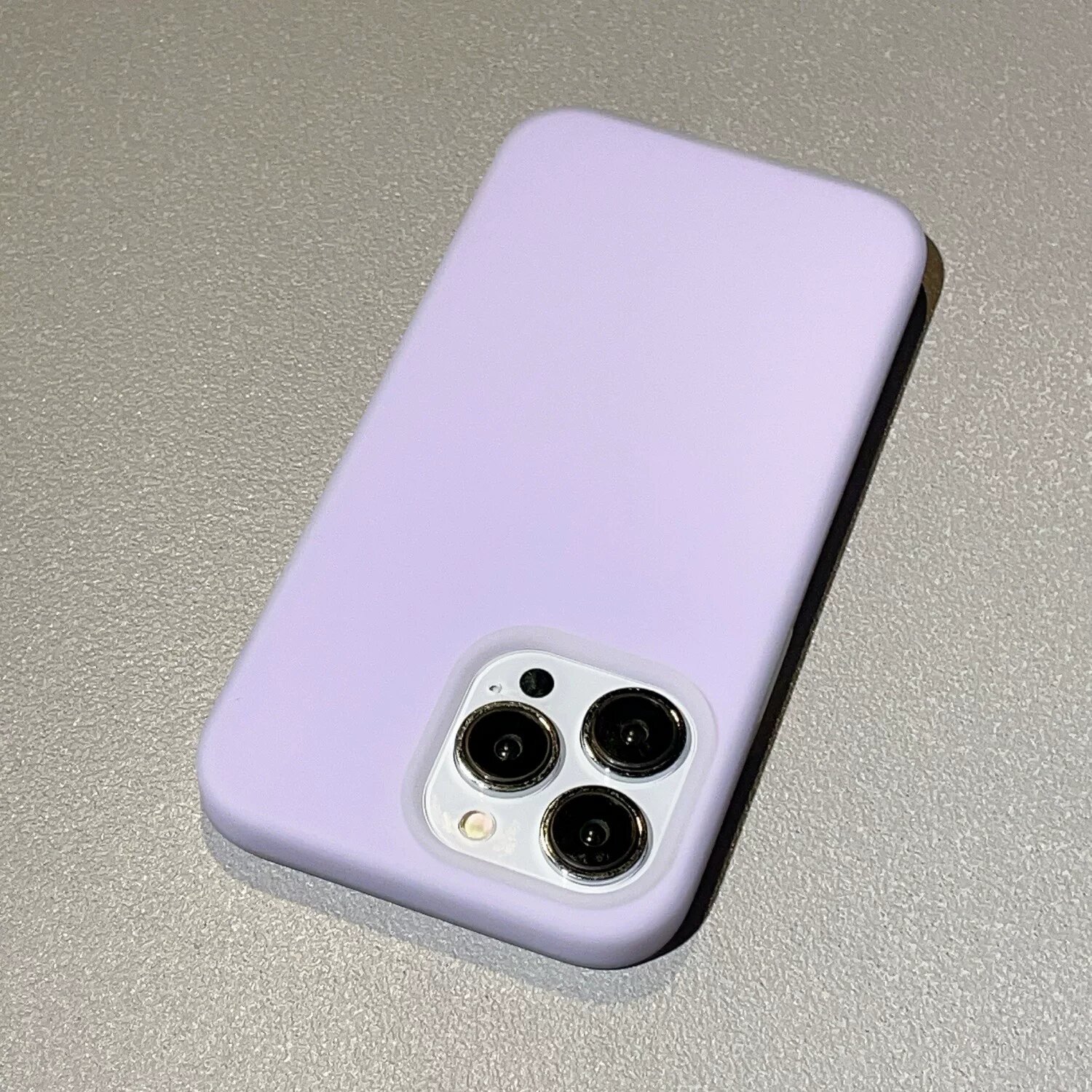 Силиконовый чехол для iPhone 15 Plus, фиолетовый матовый с большими отверстиями, мягкая текстура