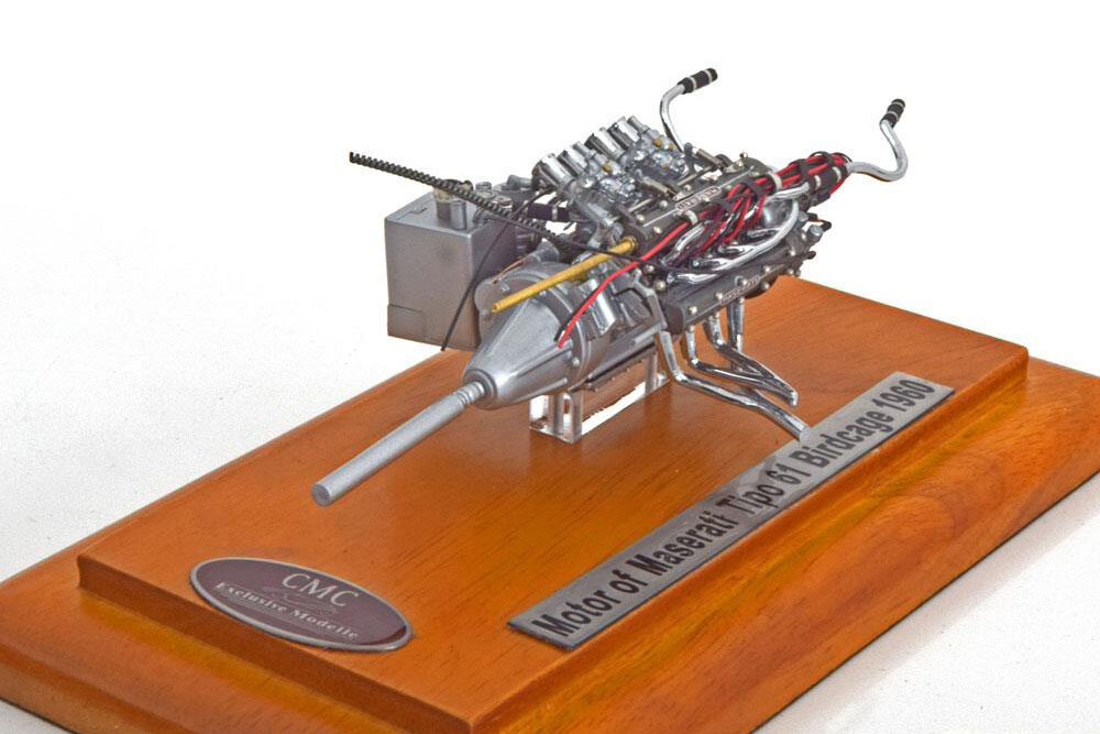 Модель коллекционная CMC Maserati tipo 61 birdcage engine with show case 1960