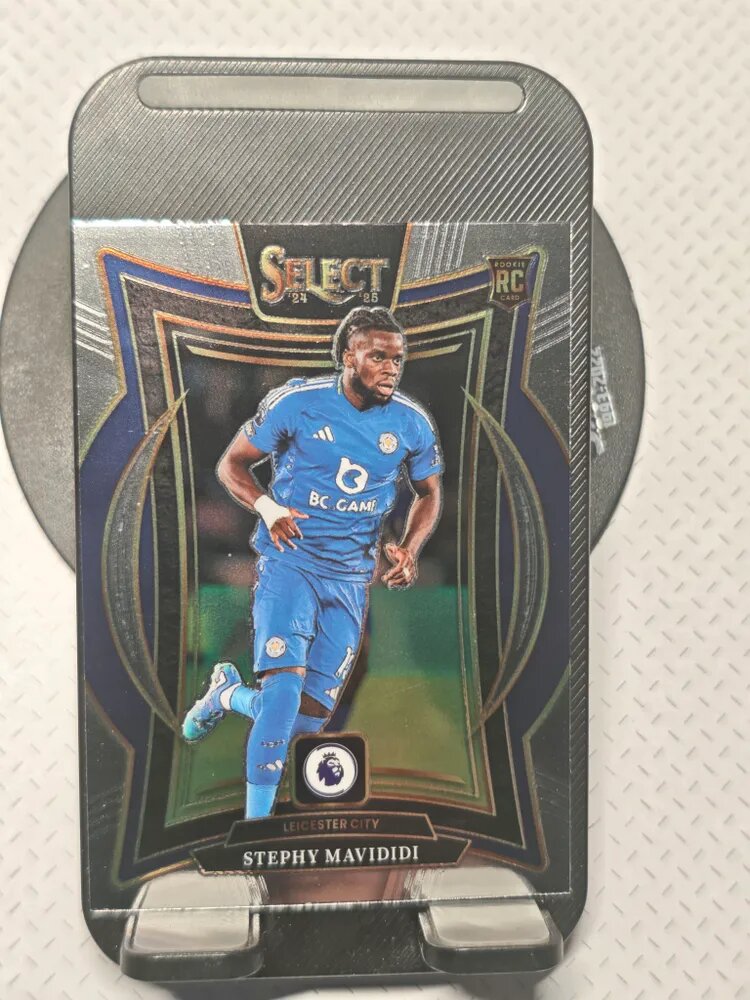 Коллекционные футбольные карточки PANINI SELECT