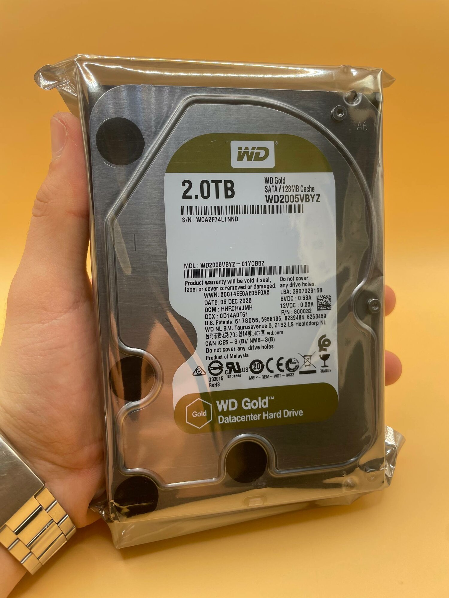 Жесткий диск Western Digital Gold WD2005VBYZ, 2TB, 7200rpm, 128MB Cache, серебристый