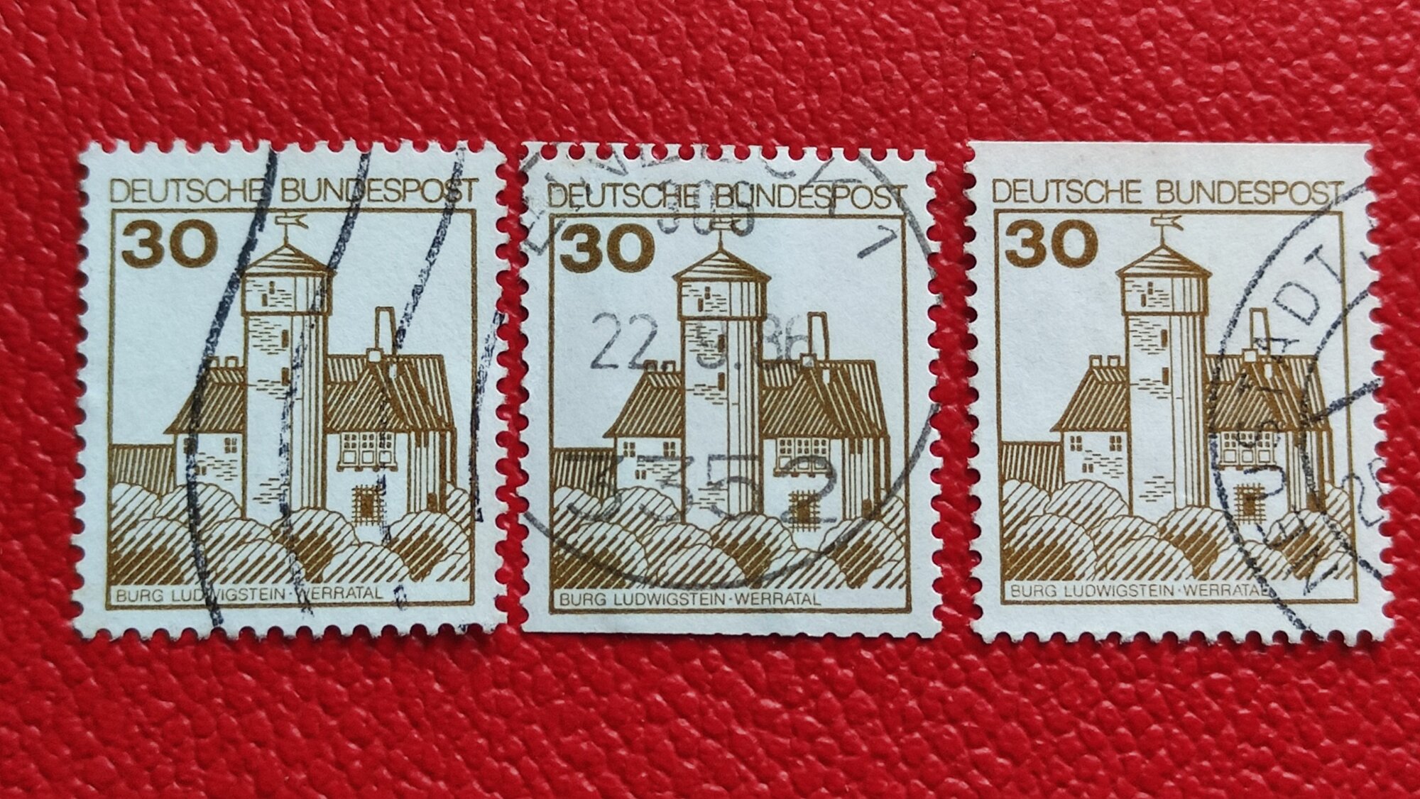 Марки Германия 1977. Брак - разновидности! Замок Людвигштайн, долина Верра. Гашение. Редкость - см фото