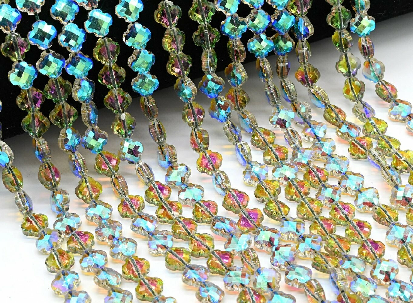 Бусины из циркона клевер гр.8мм цв. хамелеон, 40см, 50 бусин