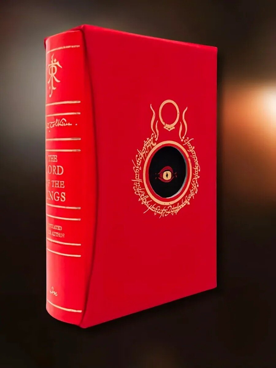 The Lord of the Rings Deluxe Edition. Illustrated by the Author. J.R.R. Tolkien. Книга на английском языке