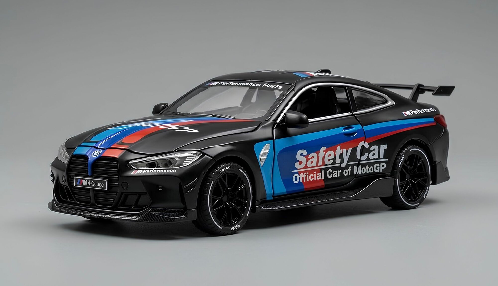 Машинка металлическая инерционная модель BMW M Performance M4 Coupe G82 Motorsport (БМВ М4 черный 16см). Детская игрушка / Масштаб 1:32