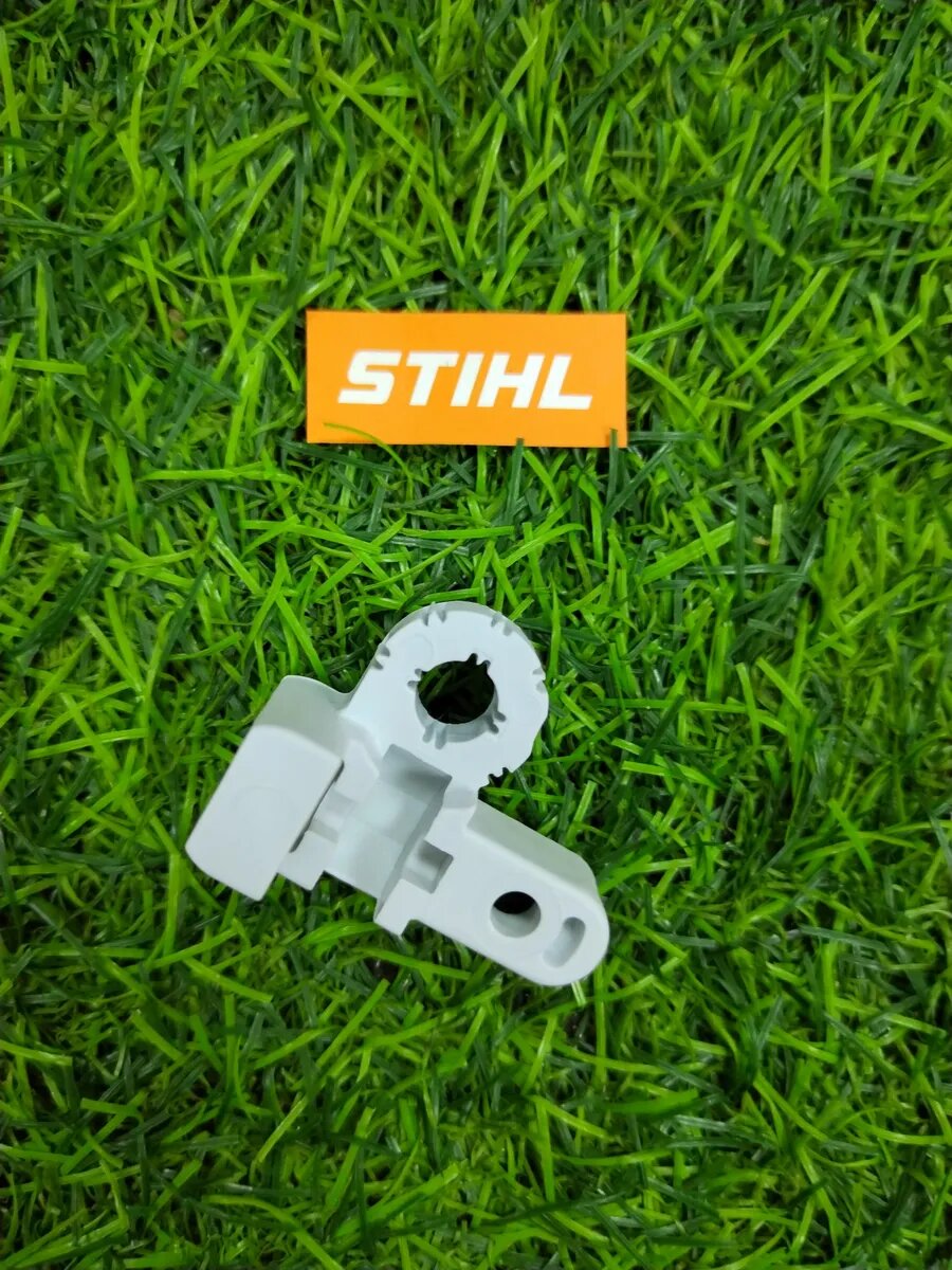 Защитный щиток натяжителя STIHL MS 290-390 1127-664-2200