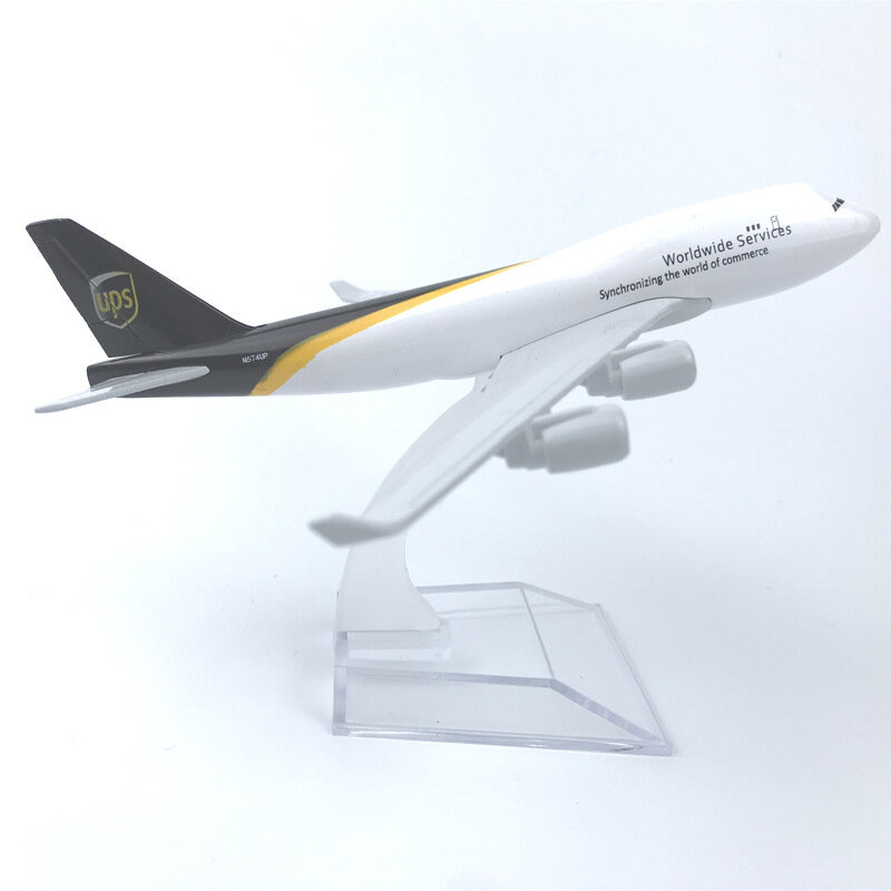 Модель Боинг 747 16 см из сплава с логотипом ЮПС Эйрлайнз