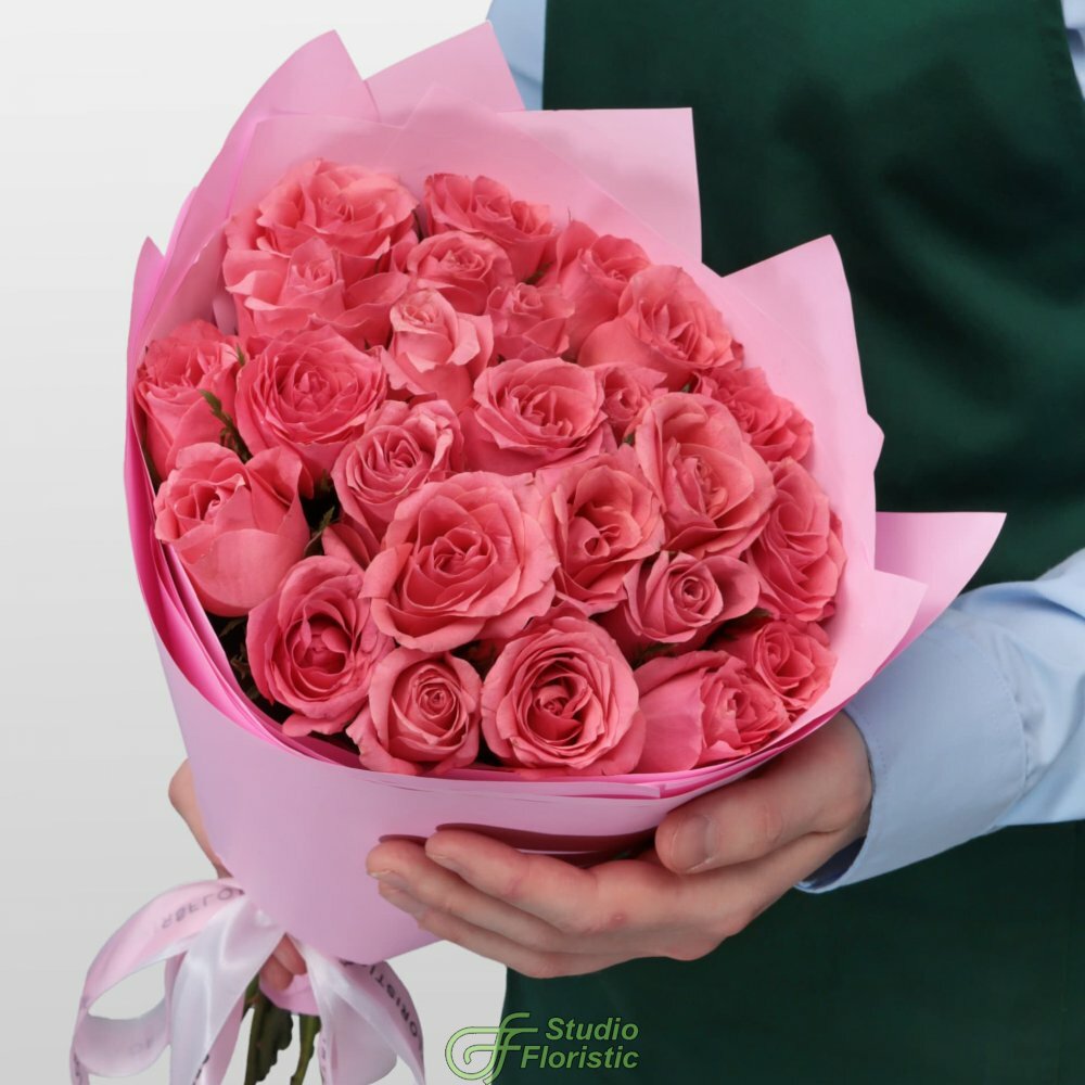 Монобукет STUDIO FLORISTIC "Букет роз", роза, 25 штук, высота 40см, оберточная бумага