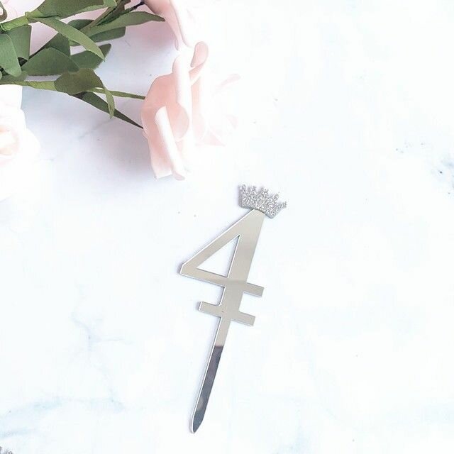 Топпер акриловый "Цифра 4" с короной (серебро) 10,5 см