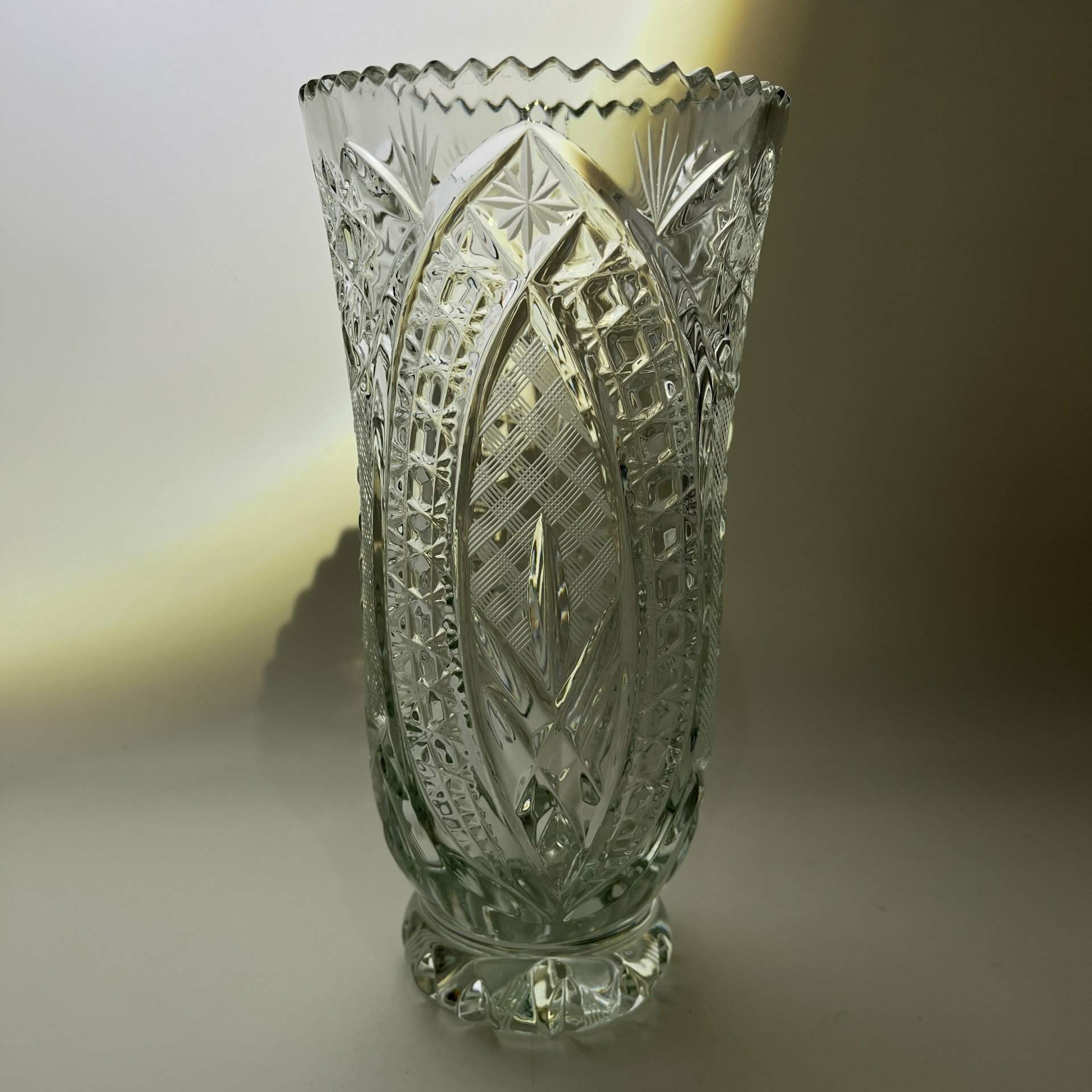 Ваза с рельефным резным декором, хрусталь, алмазная грань, СССР, 1970-1990 гг.