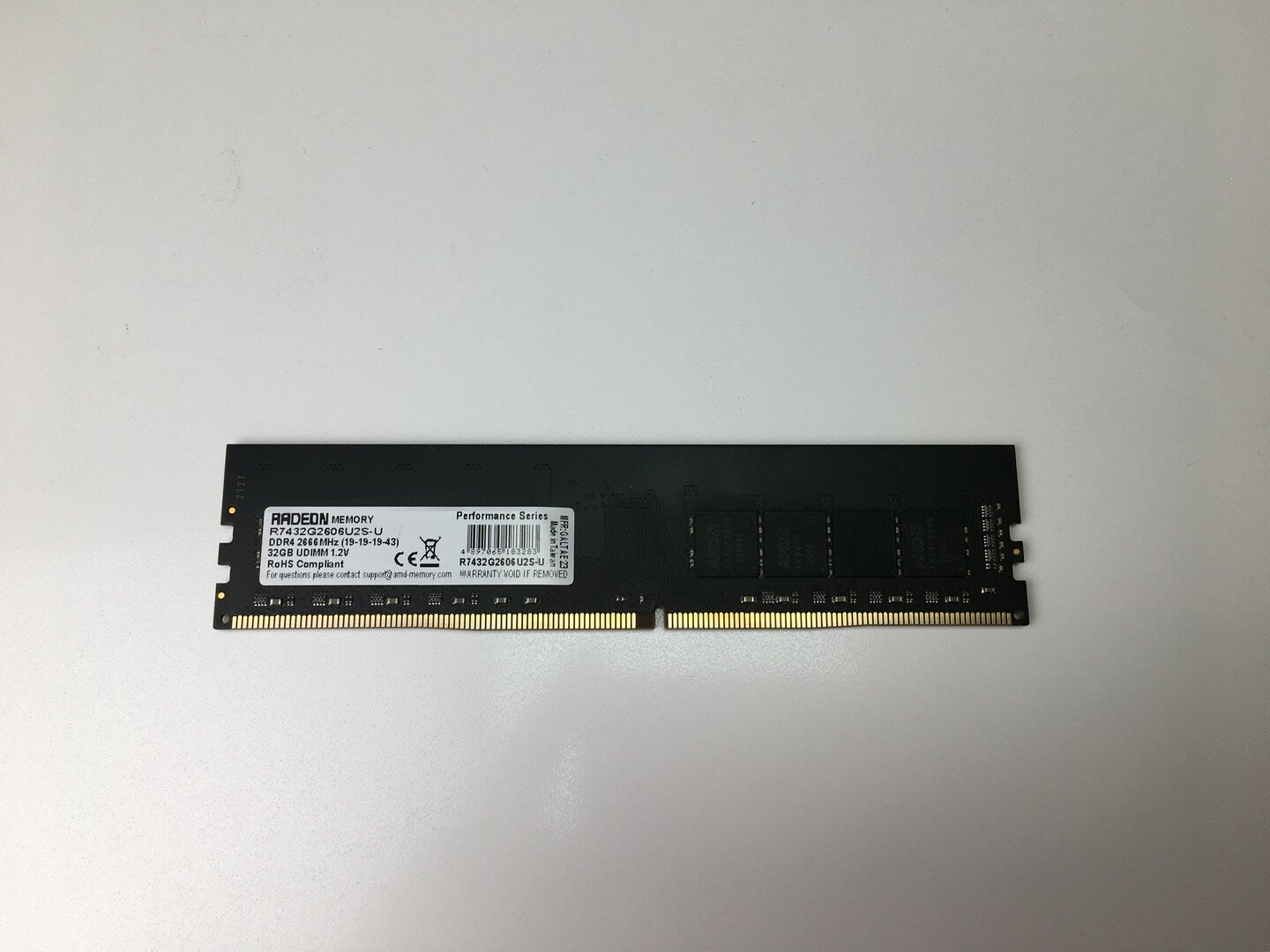 Оперативная память DIMM DDR4 32Gb 2666Mhz PC-19200 Radeon R7432G2606U2S-U