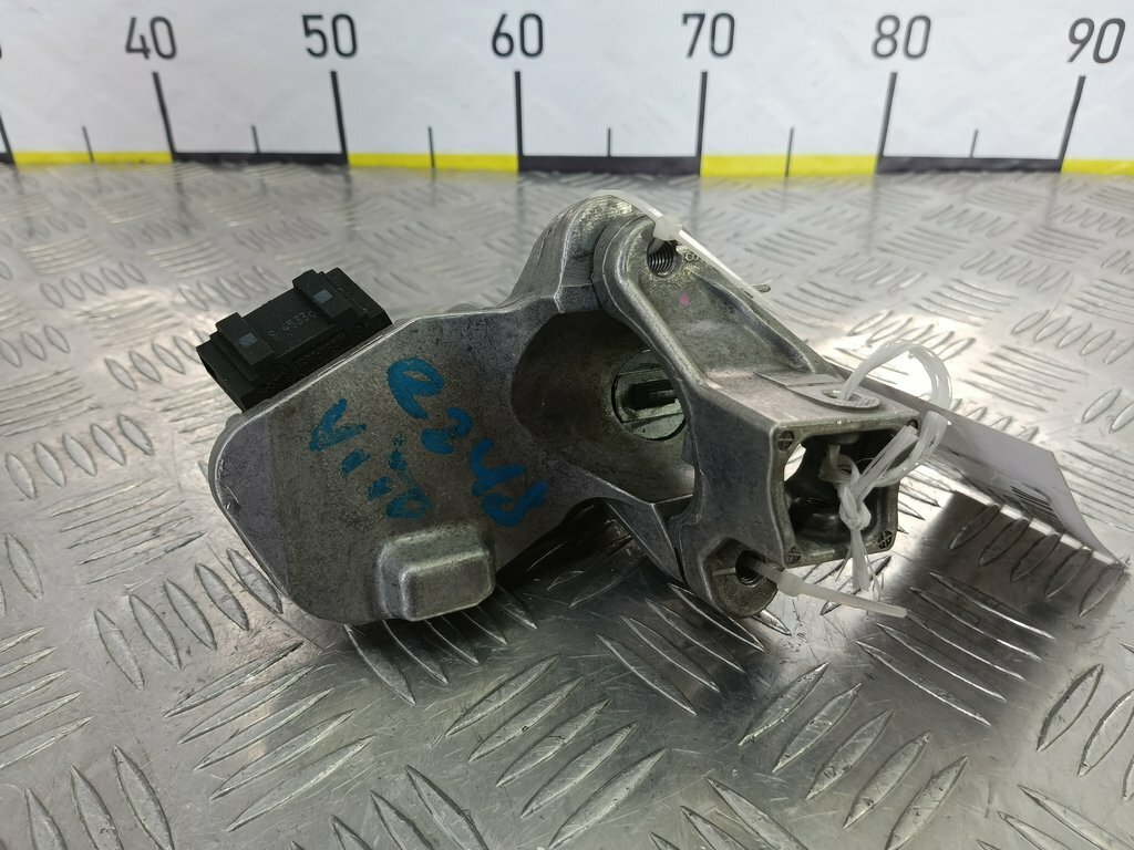 Замок рулевой колонки Б/У для MERCEDES-BENZ V-класс W639 (2003—2014) A0355457732