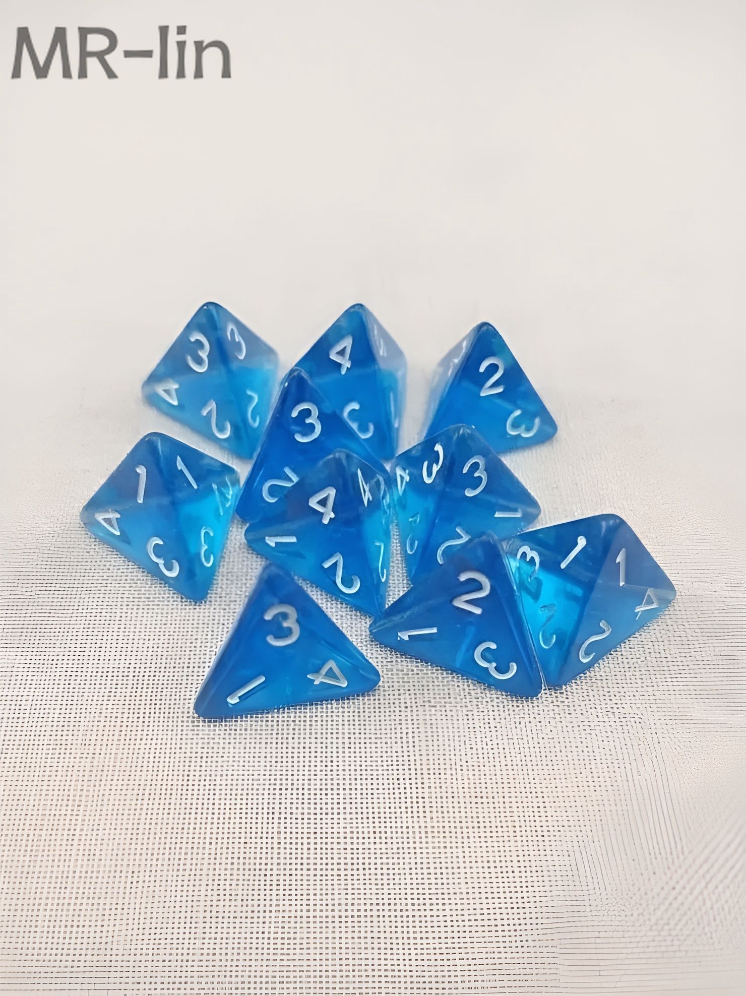 Кубики Дайсы 4-сторонние D4 К4 для игры DnD