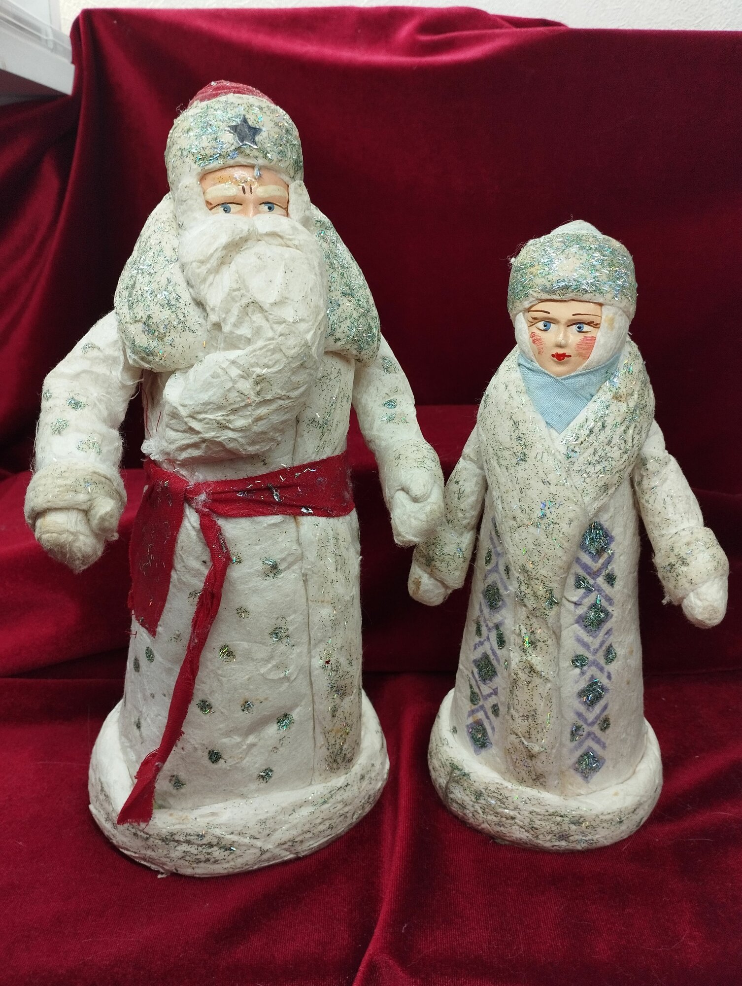 Дед Мороз и Снегурочка СССР, папье-маше, вата. 25см, 20,5см1970г
