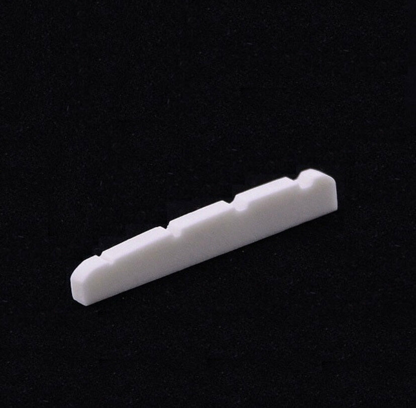 Верхний порожек для 4-х струнной бас-гитары, из кости, 38мм*3,5мм*6мм