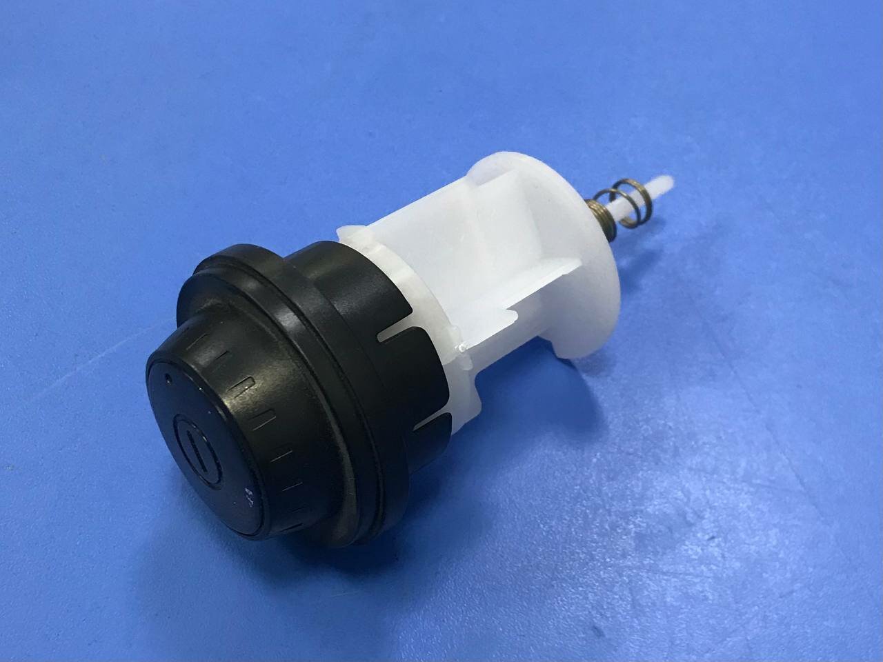 Декоративная кнопка "сеть" для пылесоса Bosch BGL25101/04