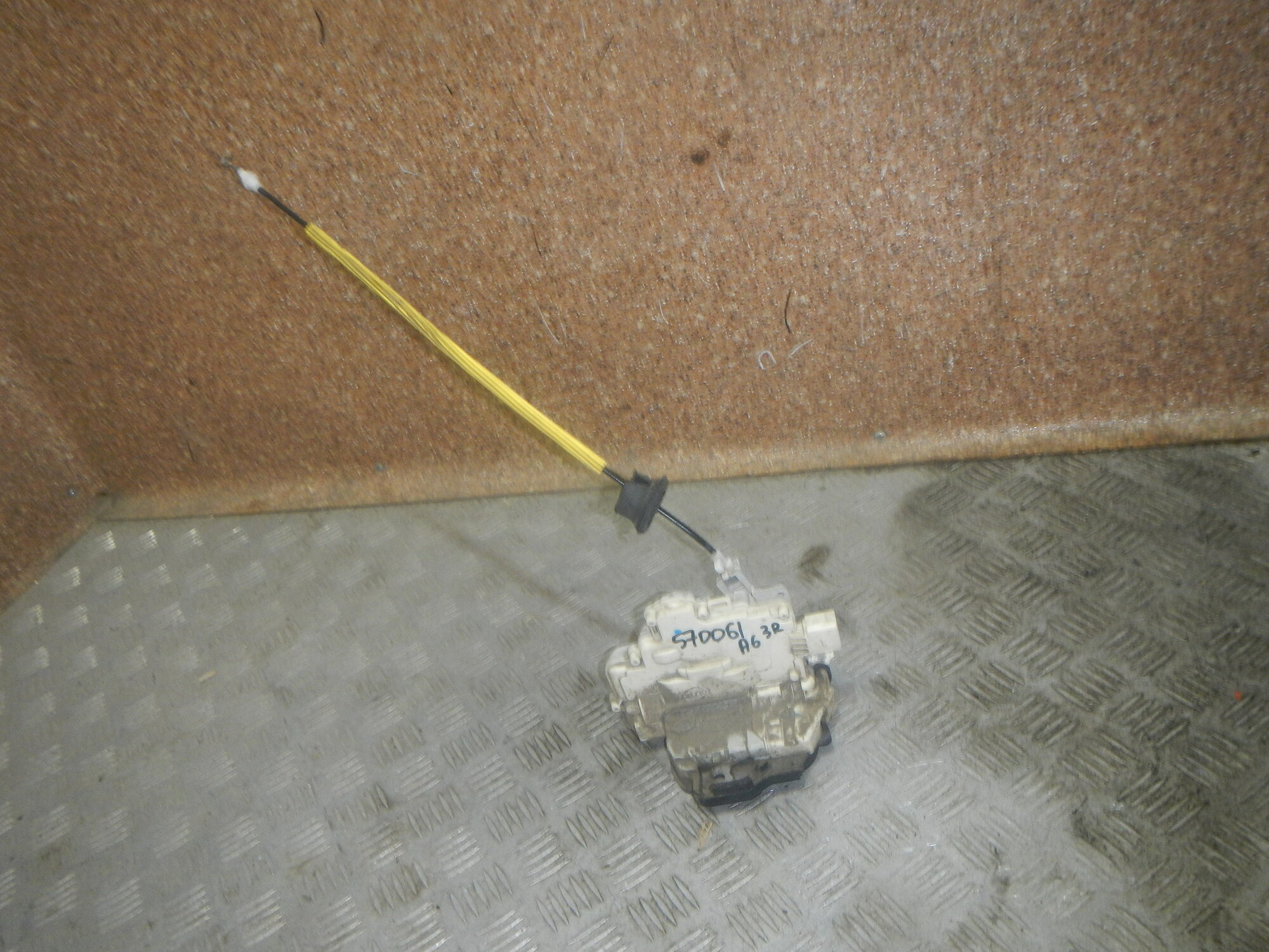 Б/У Замок двери задней правой, Audi (Ауди)-A6 (C6) (05-11) AUDI A6 (C6) (05-11) 7 контактов Без видимых повреждений. 5700...