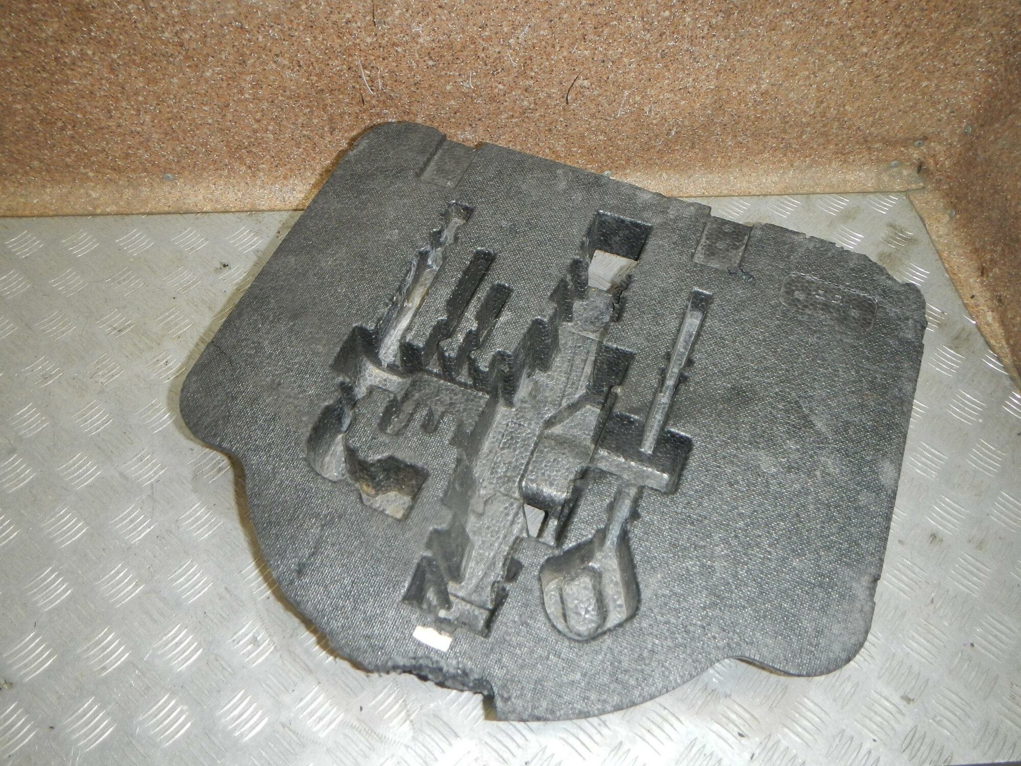 Б/У Ящик для инструментов, Honda (Хонда)-CIVIC 4D (06-12) HONDA CIVIC 4D (06-12) Центральный. Нет куска,трещина,задиры. 5...